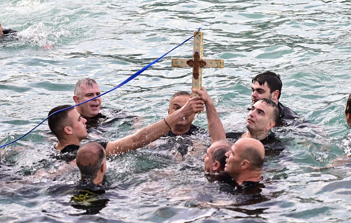 «Εν Ιορδάνη βαπτιζομένου σου Κύριε…» – Τα Θεοφάνεια, η μεγάλη γιορτή ...