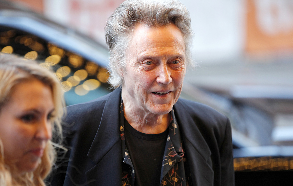 Ο Κρίστοφερ Γουόκεν δεν έχει κινητό, ούτε ρολόι, δεν έχει στείλει ποτέ ...