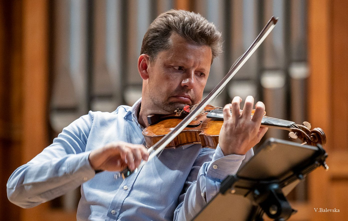 Ο Julian Rachlin ερμηνεύει Δημήτρη Παπαδημητρίου στην καλλιτεχνική ...