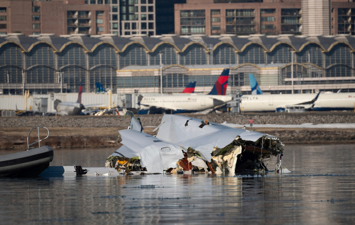 The first pictures of the wreckage of the air tragedy in Washington ...