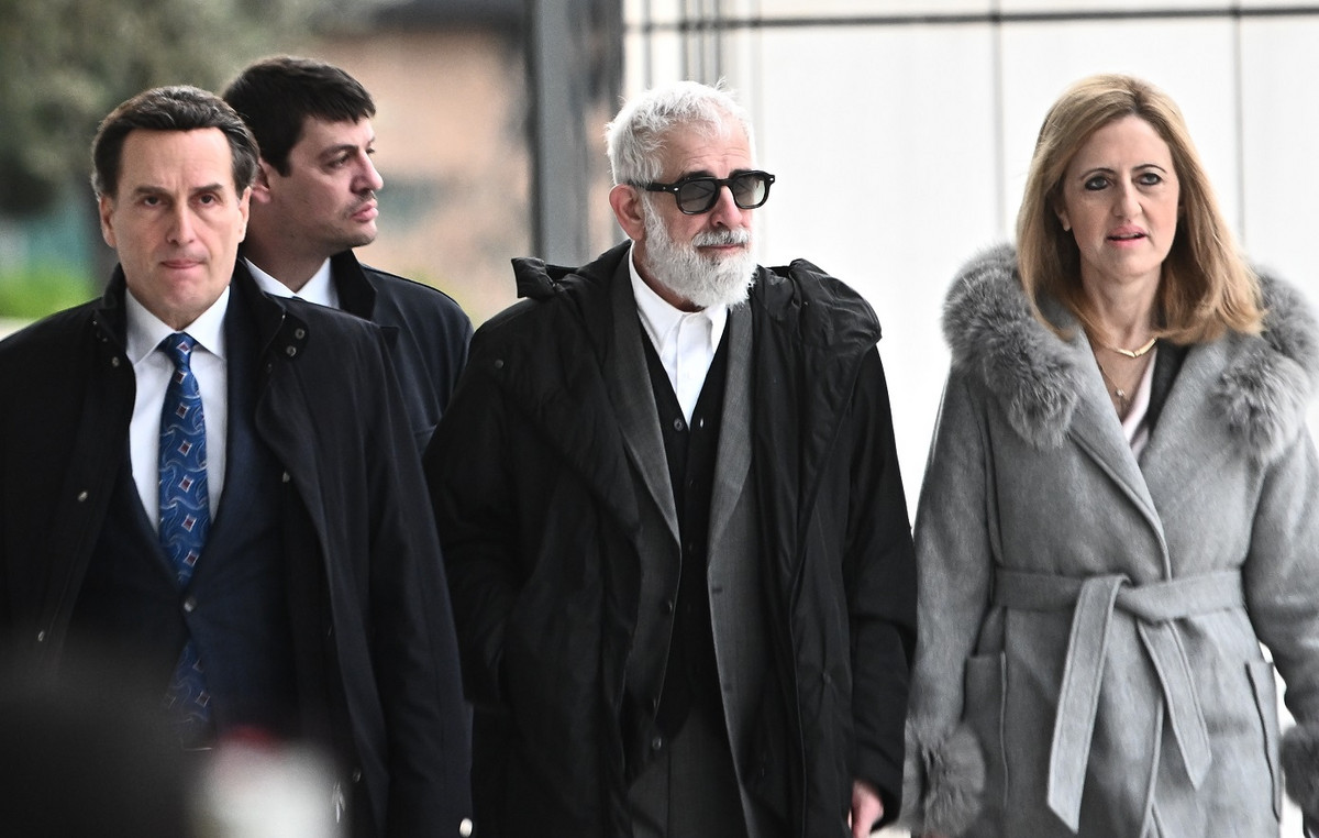 Δίκη Φιλιππίδη: «Αδύνατο να είχε συναινετικό σεξ με τον κατηγορούμενο ...