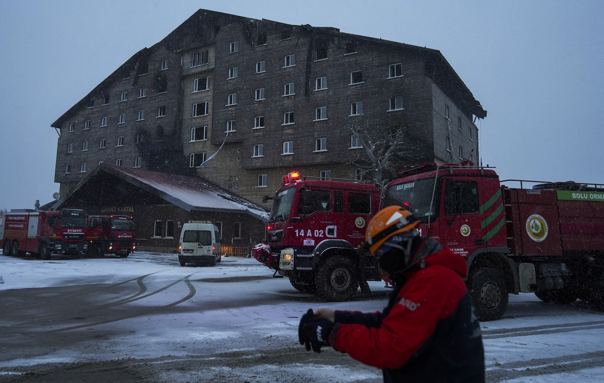 "There were flames everywhere, we could hear screams": Mourning, pain ...
