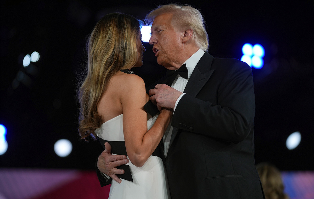 Donald Trump's dance with Melania and the classy appearance of the ...