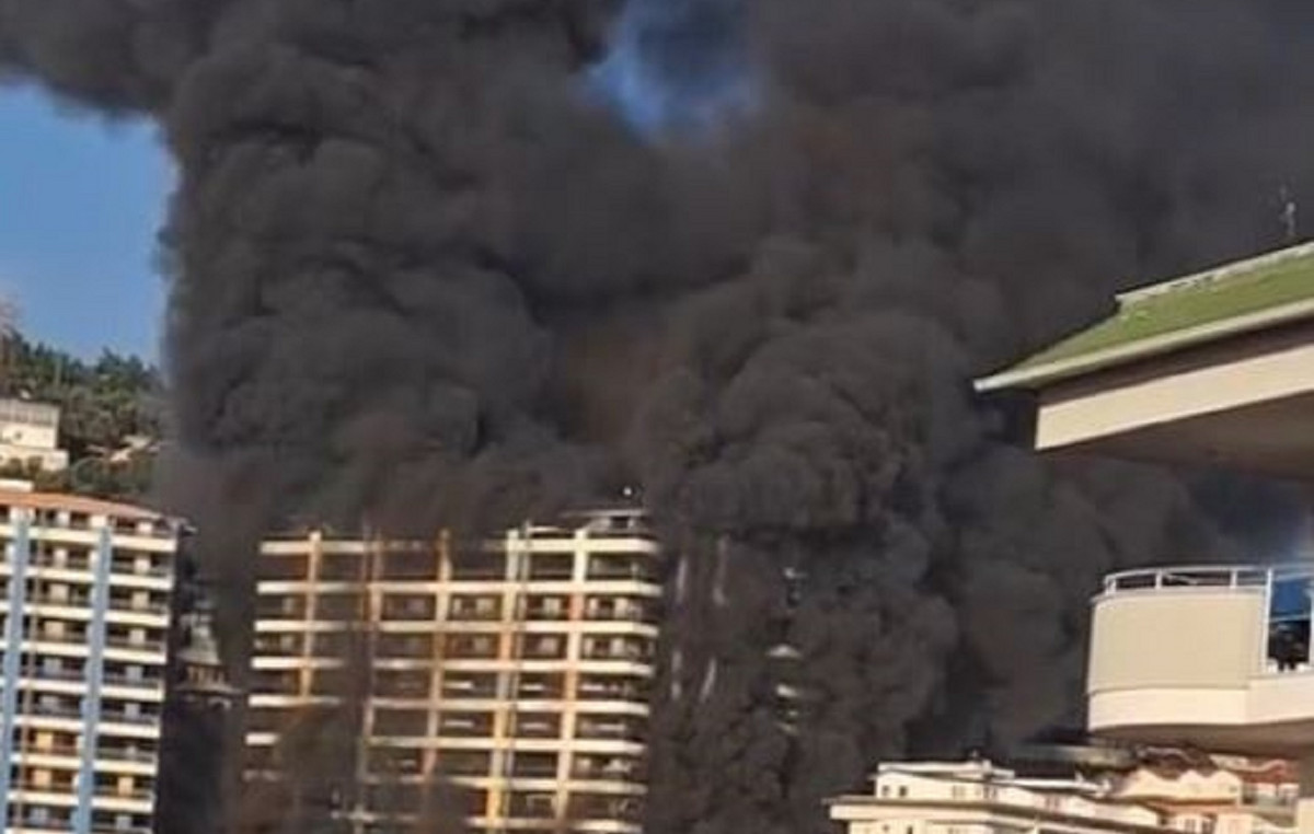 Φωτιά σε υπό ανέγερση 9ώροφο ξενοδοχείο στην Τουρκία – Μάχη για τη ...