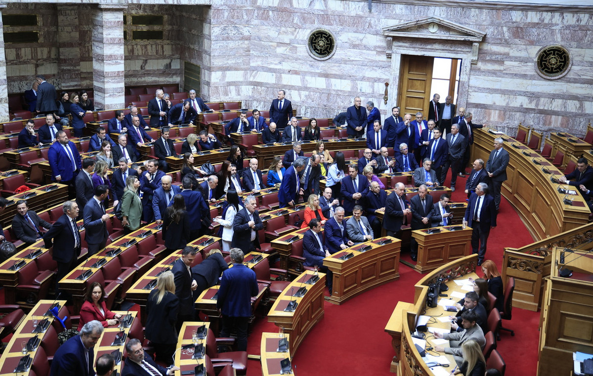 Σε εξέλιξη η πρώτη ψηφοφορία για την εκλογή Προέδρου της Δημοκρατίας ...