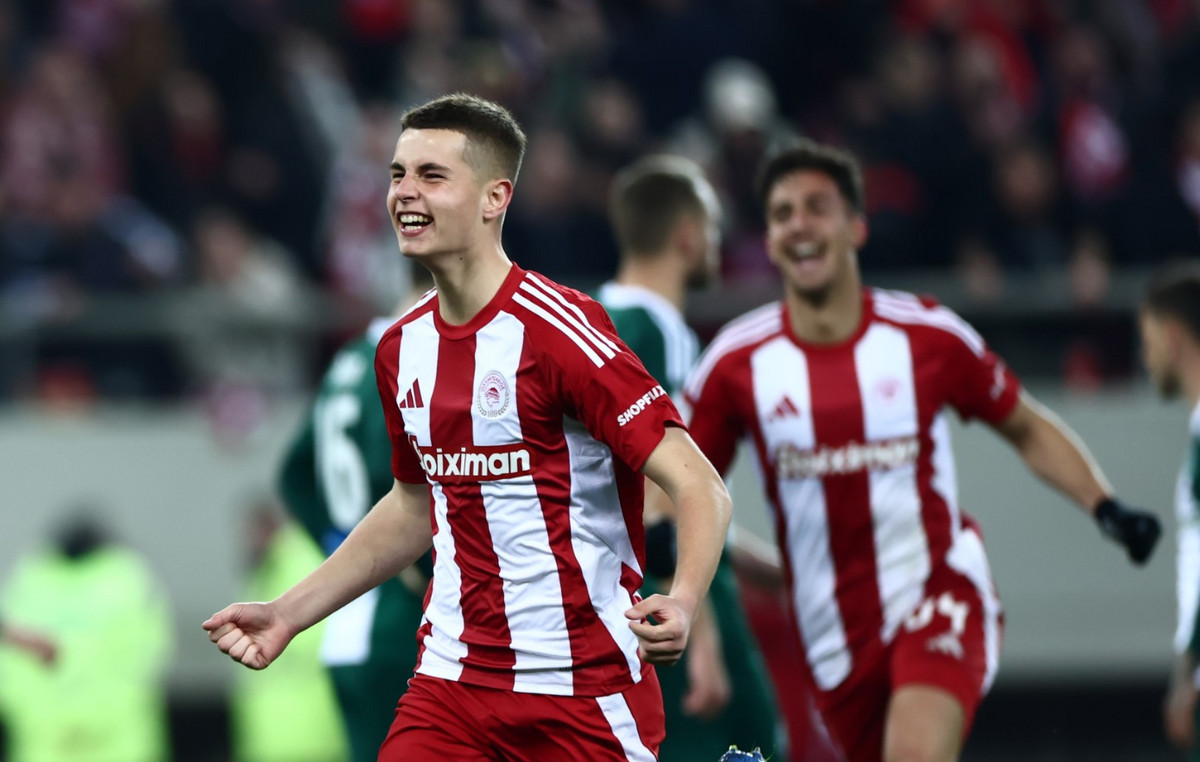 Η γκολάρα του Μουζακίτη που έδωσε στον Ολυμπιακό την πρόκριση επί του ...