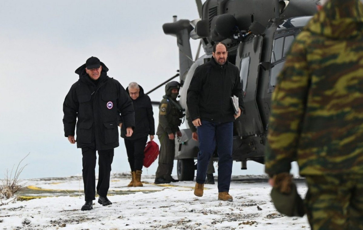 Στον Όλυμπο ο Δένδιας: Παρακολούθησε εντυπωσιακή επίδειξη συστημάτων drones των Ενόπλων Δυνάμεων ...