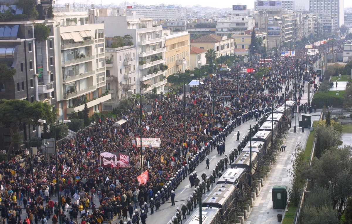 Σαν σήμερα 15 Φεβρουαρίου: Η μέρα που εκατομμύρια άνθρωποι προσπάθησαν ...