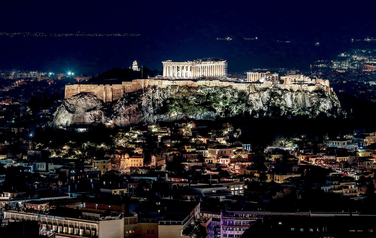 «Ώρα της Γης»: «Μπλακ άουτ» για καλό σκοπό σε Ακρόπολη, δημαρχείο και ...