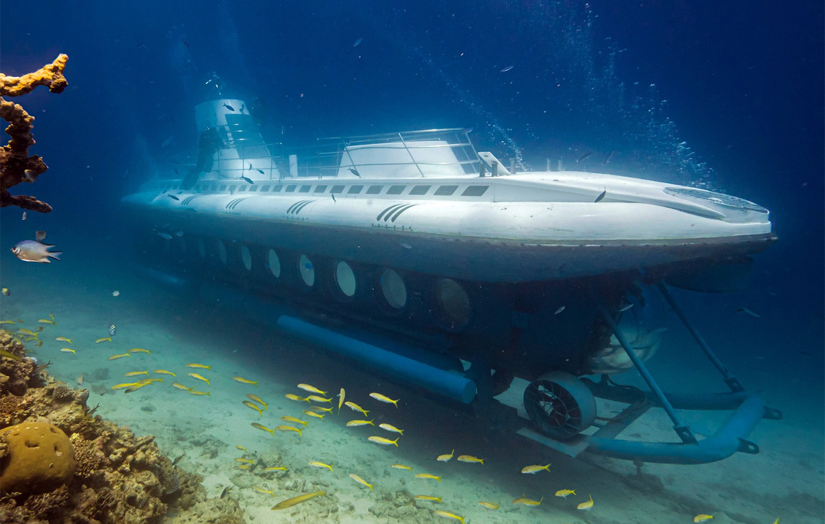 The moment of sinking the tourist submarine in Egypt: Six dead from the ...