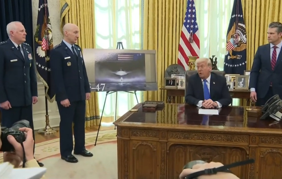 Ο Τραμπ «χρυσώνει» την Boeing μετά το φιάσκο με το Air Force One: Της ...