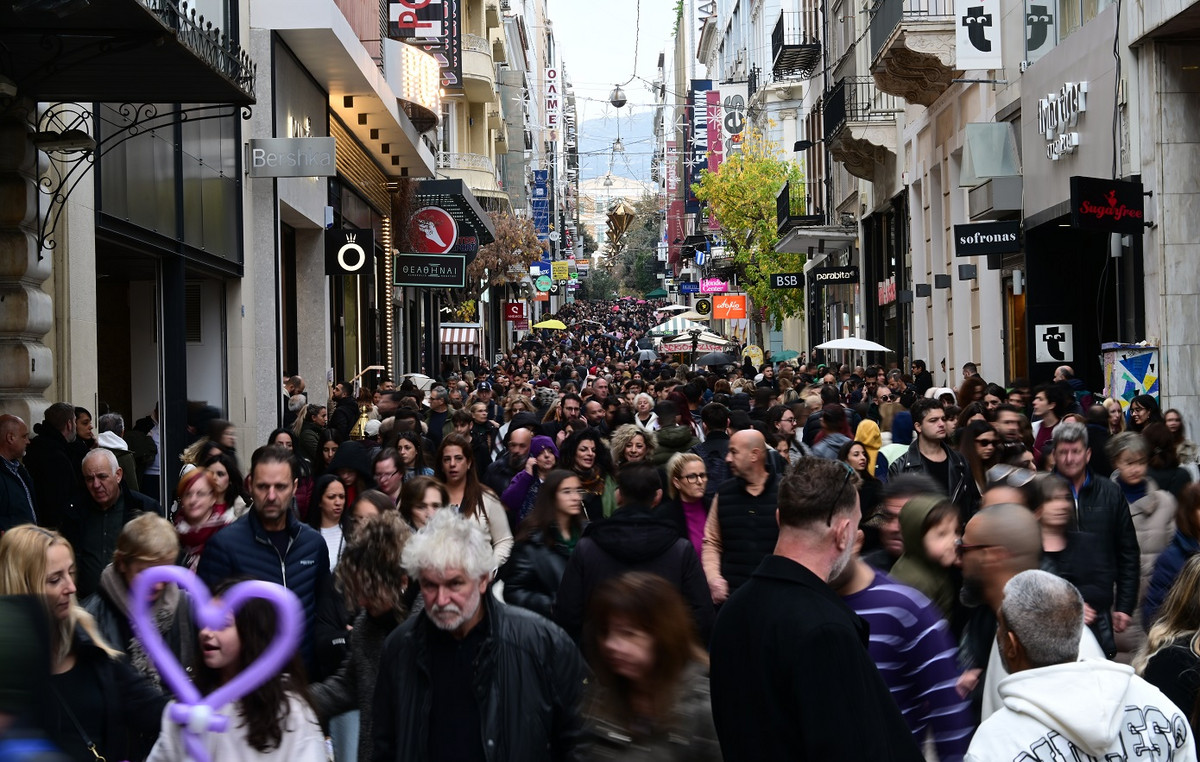 Αύξηση κατώτατου μισθού: Ποιοι θα δουν περισσότερα λεφτά στους ...