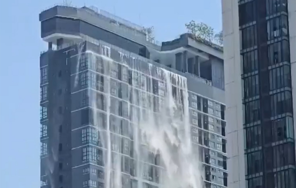 See how the hotel roof pool is emptied in Bangkok after 7.7 Richter ...