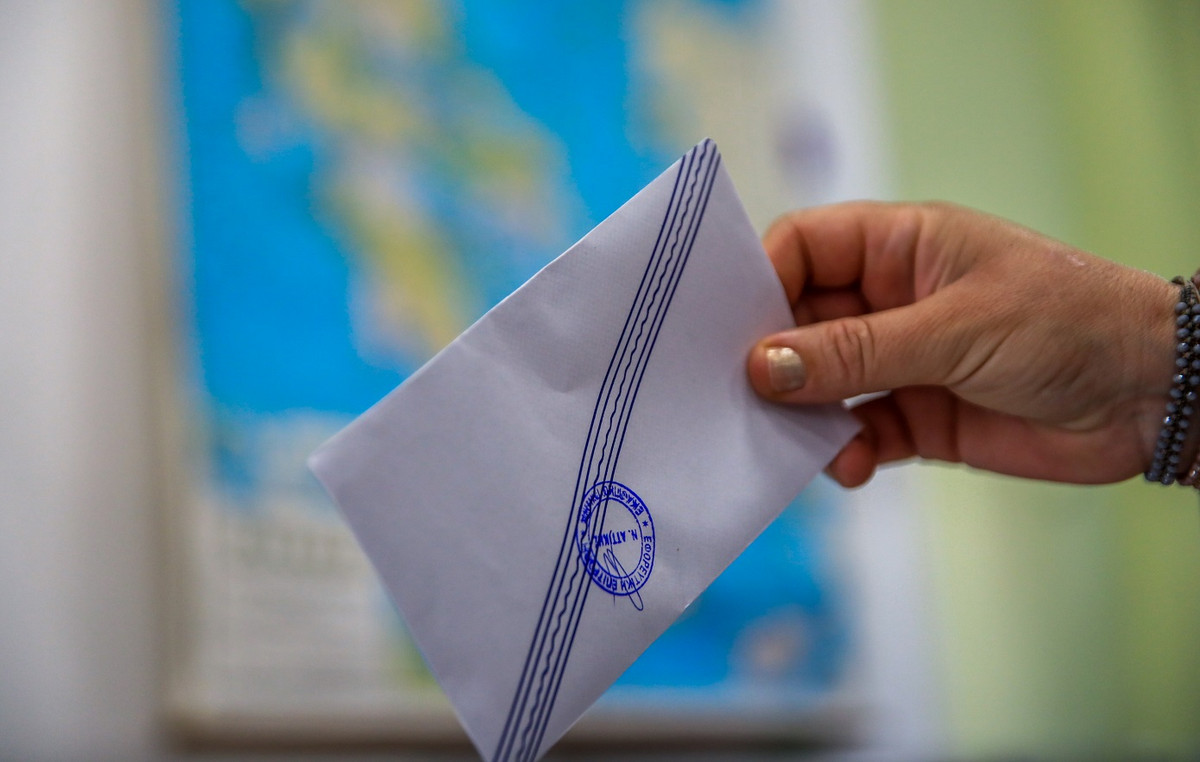 Δημοσκόπηση RealPolls: Πρώτη η Νέα Δημοκρατία με 16,7 μονάδες διαφορά ...