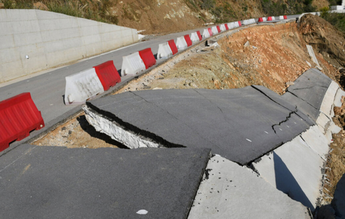 Κατέρρευσε ο νέος παραλιακός δρόμος που συνδέει Μαγνησία και Λάρισα ...