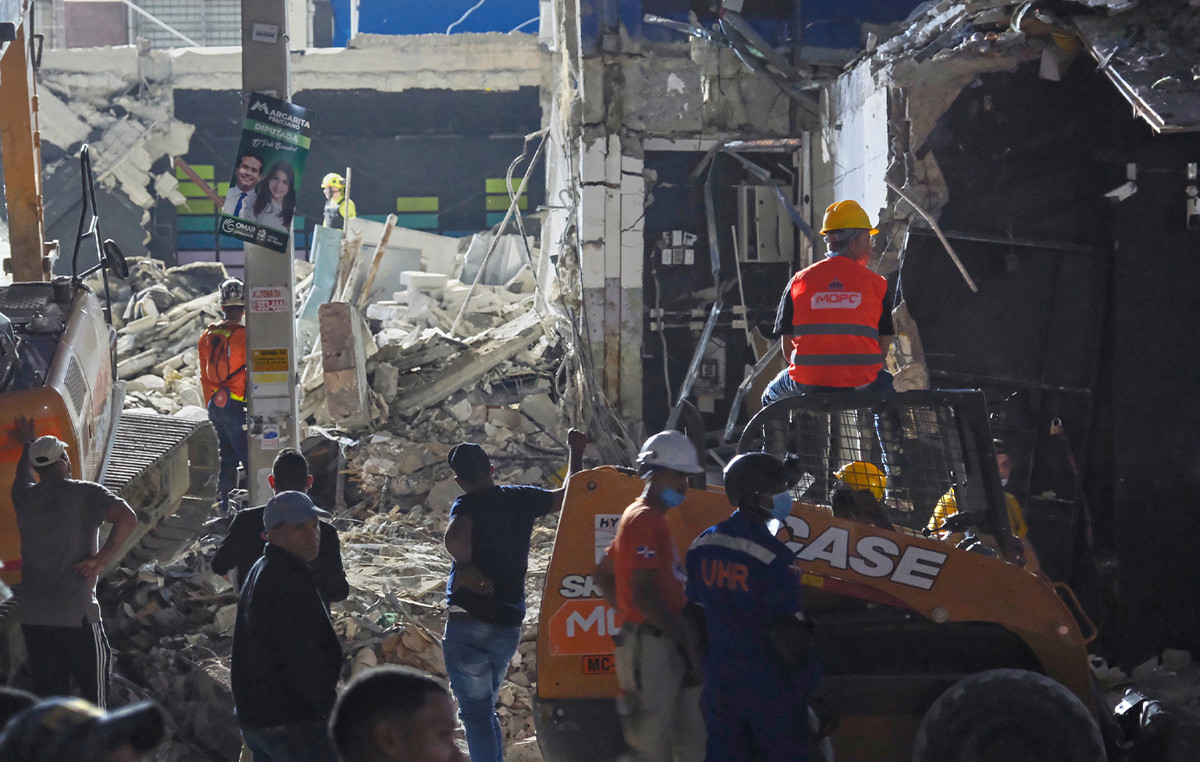 At 124 the dead from the roof collapse in a club in Agios Dominic ...