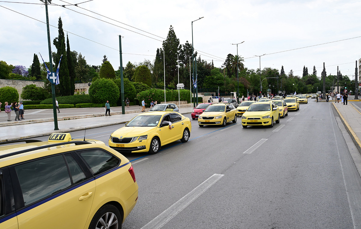 48ωρη απεργία στα ταξί στις 5 και 6 Νοεμβρίου - Newsbeast