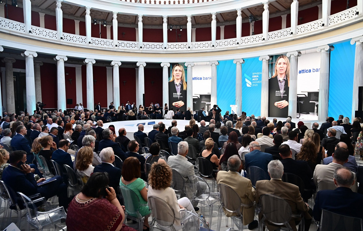 Απονεμήθηκαν τα Επιχειρηματικά Βραβεία ΕΒΕΑ 2025 – Μπρατάκος: Η ...