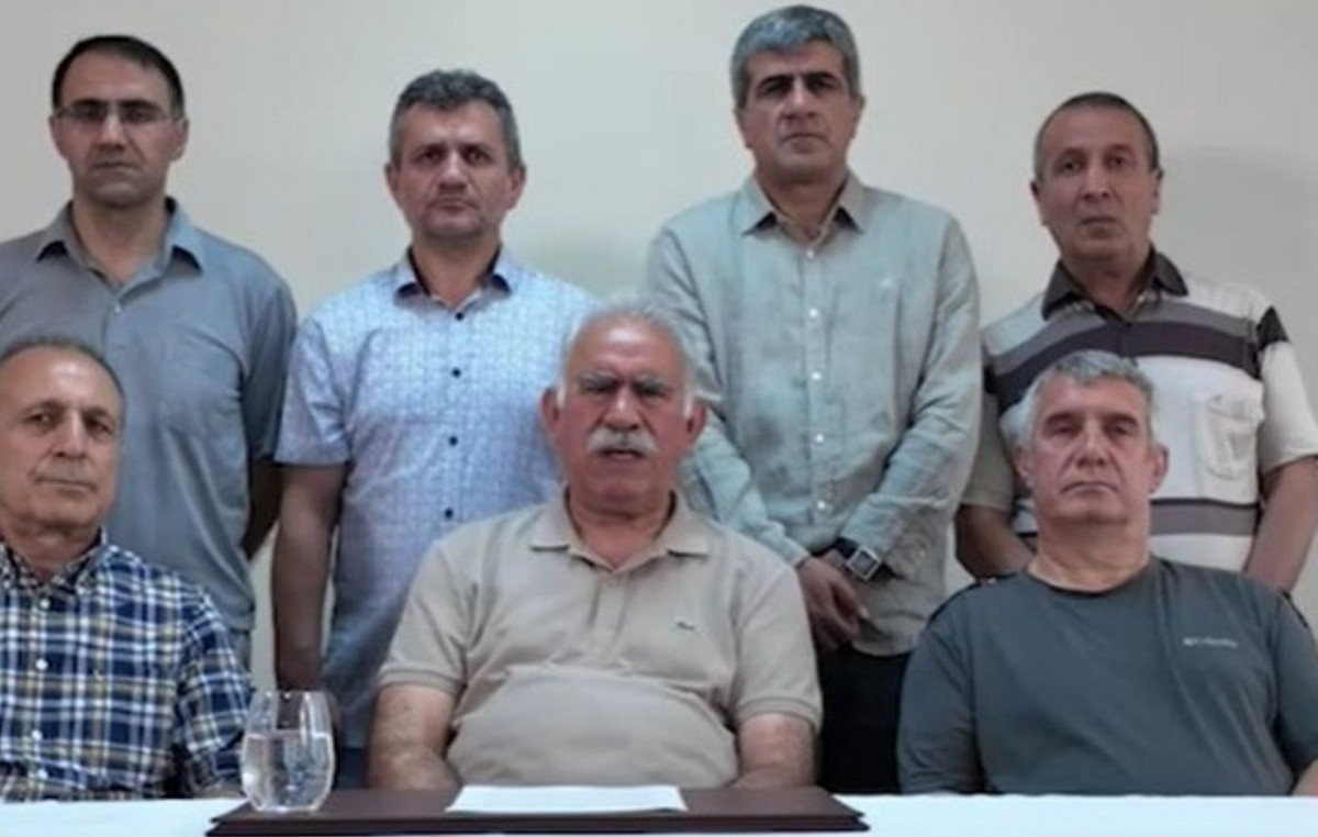 Με βίντεο-μήνυμα ο Οτσαλάν καλεί τα μέλη του ΡΚΚ να καταθέσουν τα όπλα ...