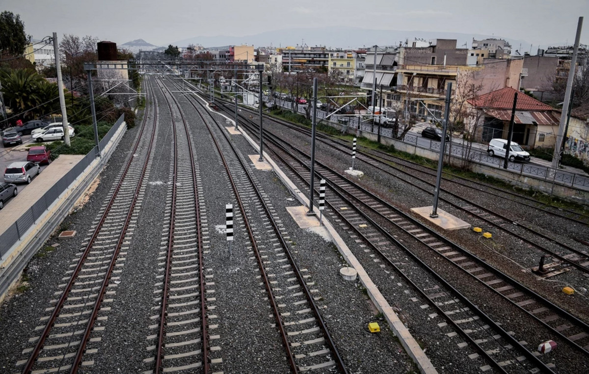 Hellenic Train: Λόγω τεχνικού προβλήματος ακινητοποιήθηκε η αμαξοστοιχία που εκτελούσε το ...