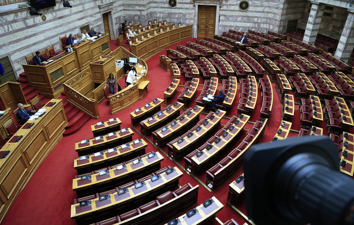 Στη Βουλή το νομοσχέδιο δημιουργίας ασπίδας προστασίας των κρίσιμων ...