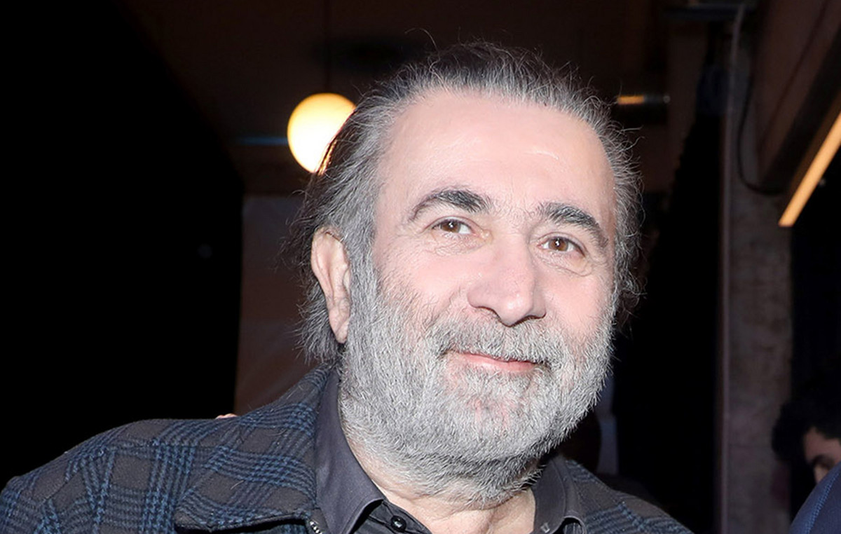Λάκης Λαζόπουλος: «Παίζω σε μία παράσταση και η μητέρα μου έβγαλε μια ...