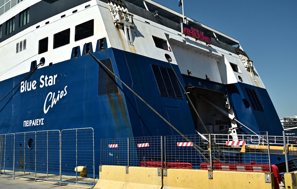 Ακυρώθηκε το δρομολόγιο του «Blue Star Χίος» μετά τον θάνατο του ...