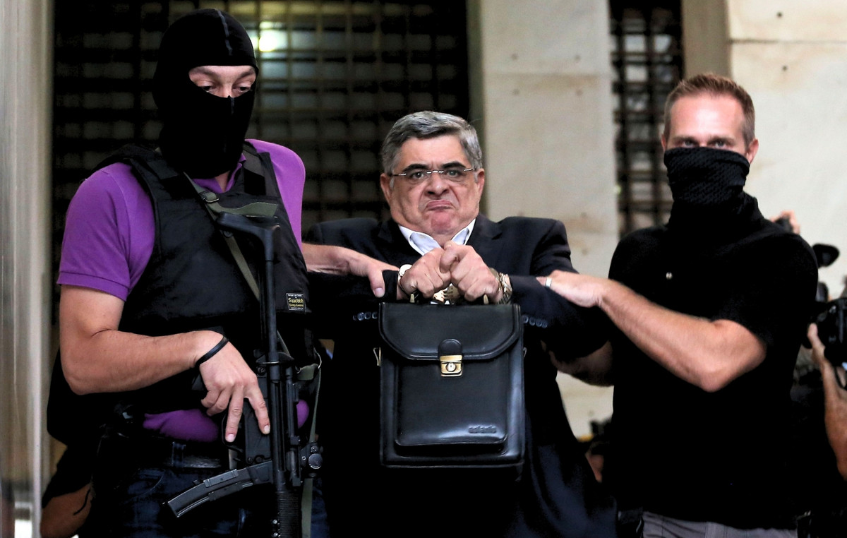 Σαν σήμερα 28 Σεπτεμβρίου: Συλλαμβάνονται τα μέλη της Χρυσής Αυγής ...