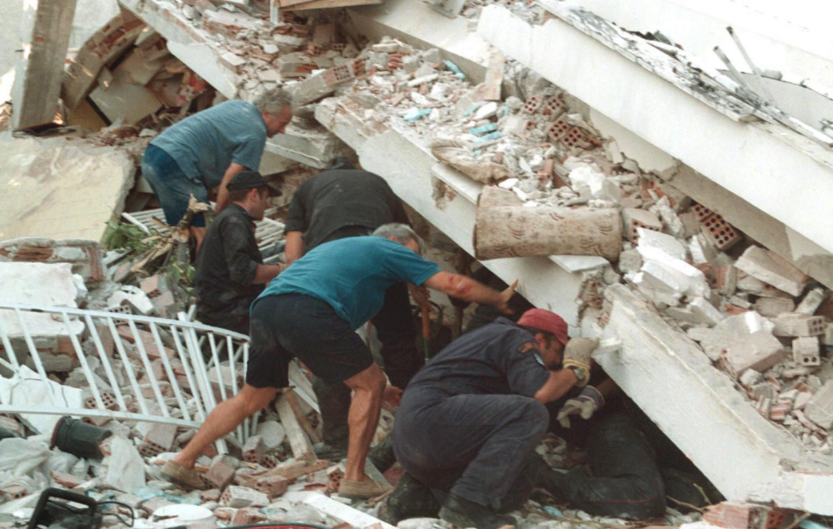 26 χρόνια από τον σεισμό του 1999 στην Αθήνα: 143 νεκροί από τη δόνηση ...