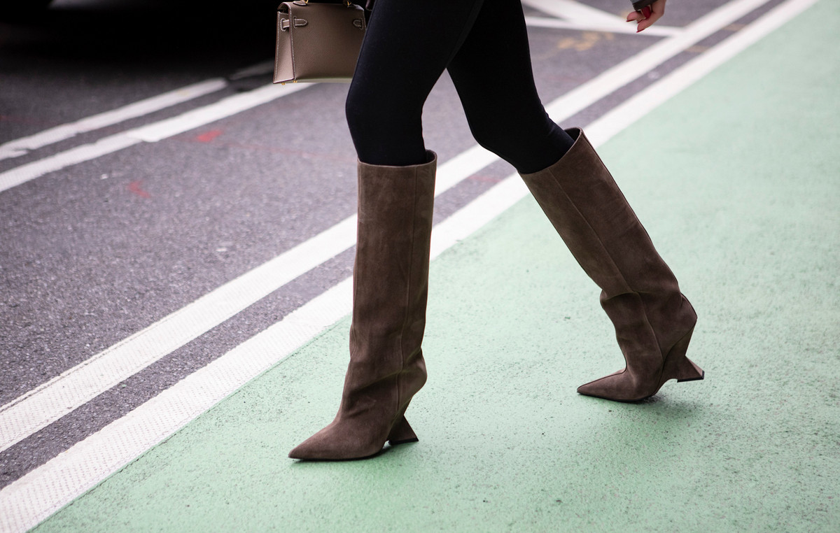 Wedge boots: Οι πιο άνετες και κομψές μπότες που θα φορέσετε (ξανά ...