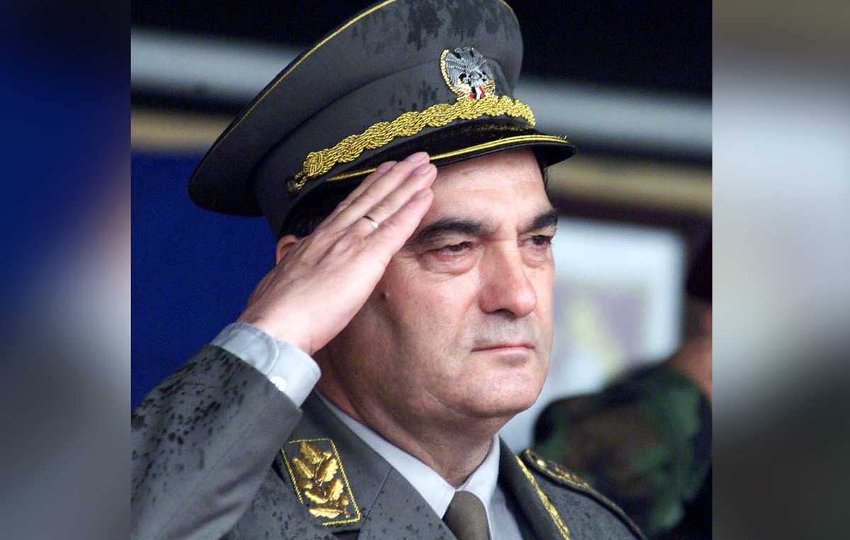 Νεμπόισα Πάβκοβιτς: Πέθανε ο Σέρβος στρατηγός που είχε καταδικαστεί για ...