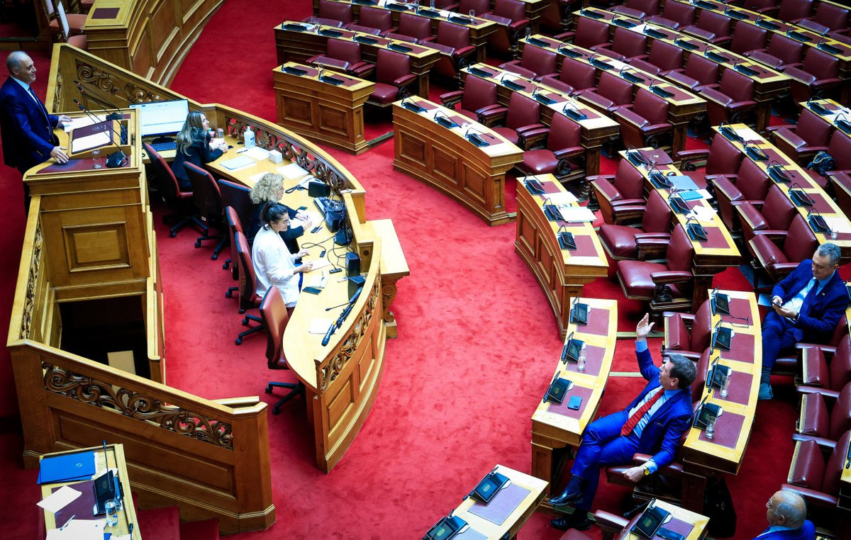 Το «κακιά» που είπε ο Βελόπουλος στον Καιρίδη και η παρέμβαση του ...