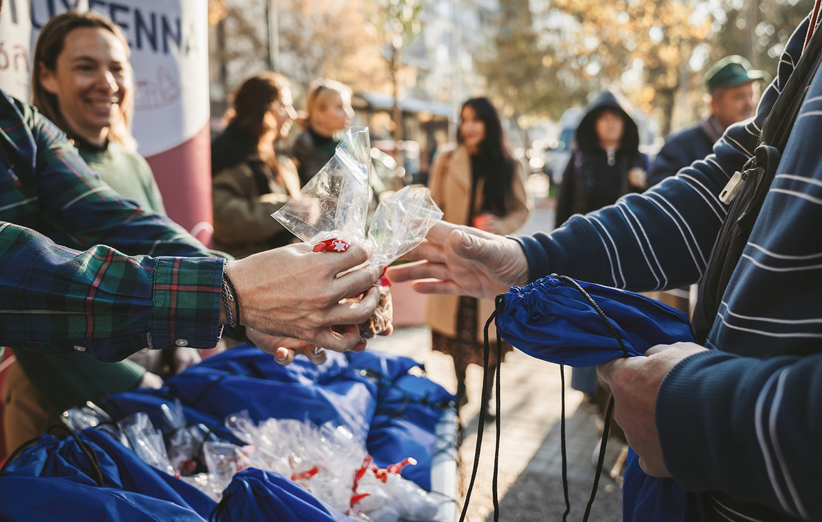 AVIN: Συνεχίζει για 5η χρονιά την πρωτοβουλία «Χριστούγεννα για όλους» - Newsbeast