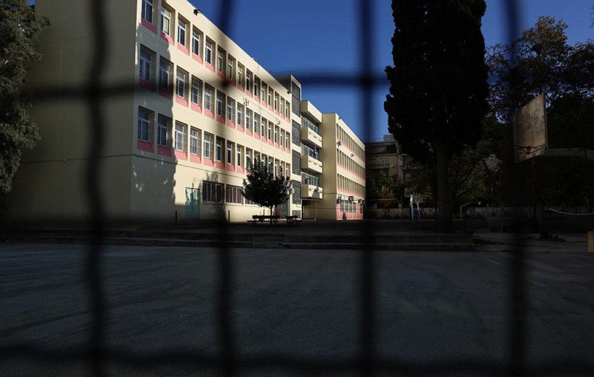 Στη φυλακή η 16χρονη που μαχαίρωσε τη 14χρονη στην Κυψέλη - Newsbeast