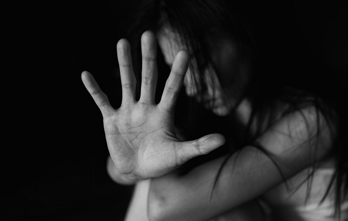 Σοκ στη Βρετανία: 13 χρόνια εφιάλτης στα χέρια του πρώην συζύγου της ...