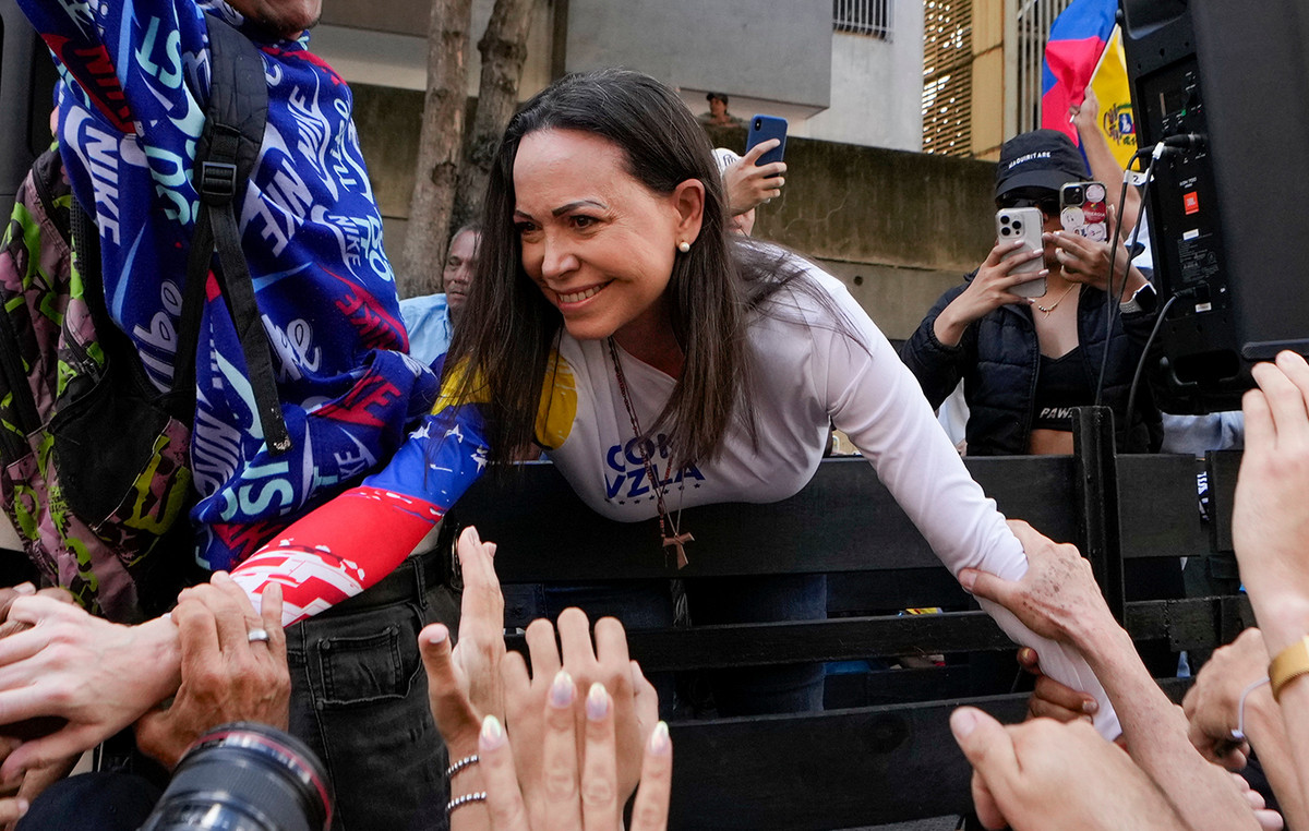 Nobel Peace Prize Winner Machado Fractured Spine While Fleeing ...