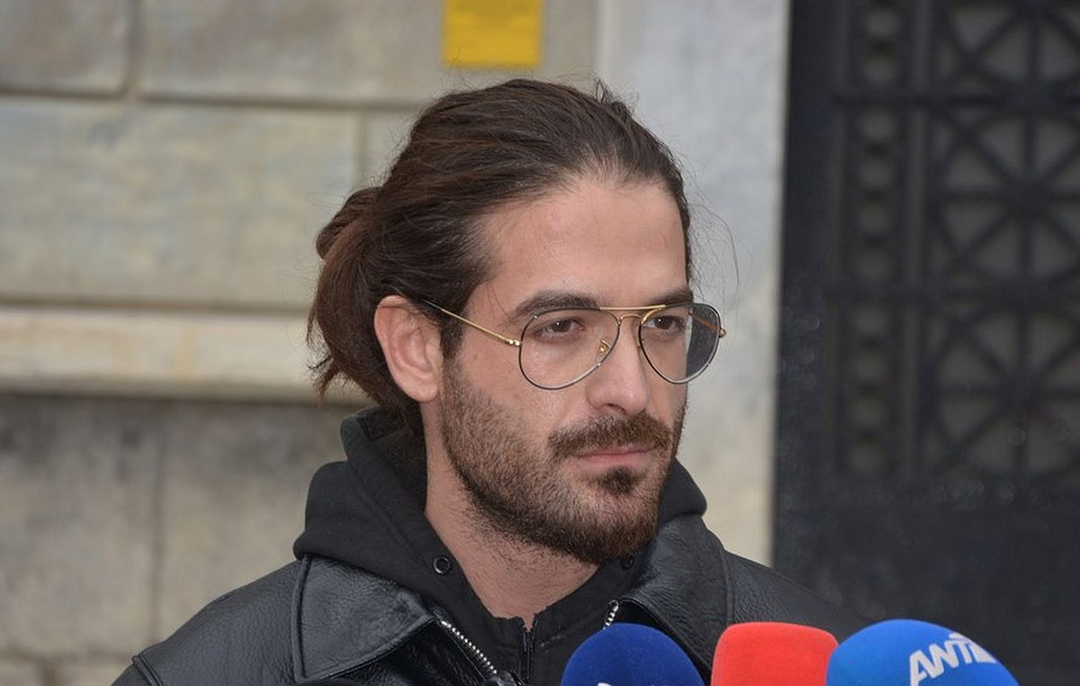 Ελεύθερος ο Μουγκοπέτρος μετά τη μήνυση της συζύγου του: «Σεβόμενος τα ...