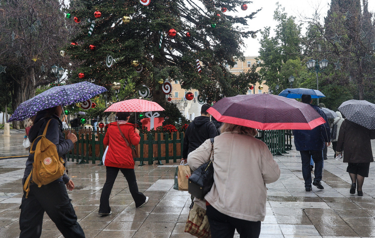 Βροχερά Χριστούγεννα σε όλη σχεδόν τη χώρα – Ποιες περιοχές θα «ντυθούν ...