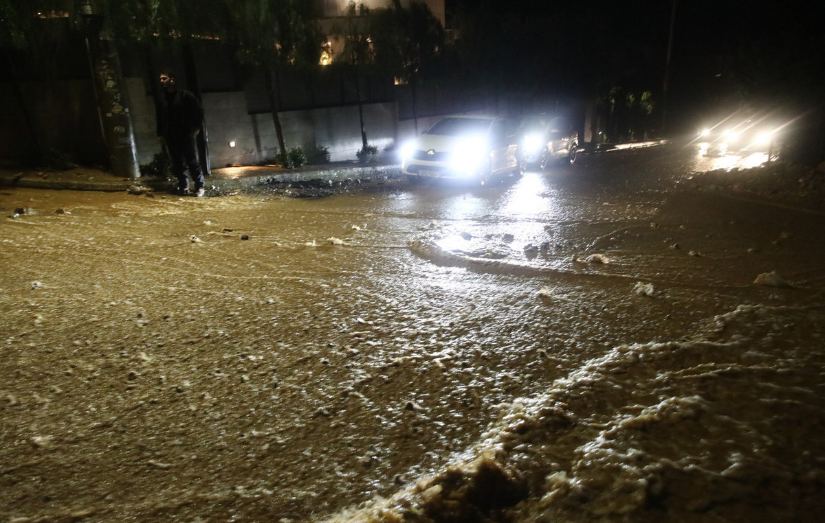 Δύο νεκροί ο απολογισμός της σφοδρής κακοκαιρίας που σάρωσε χτες τη ...