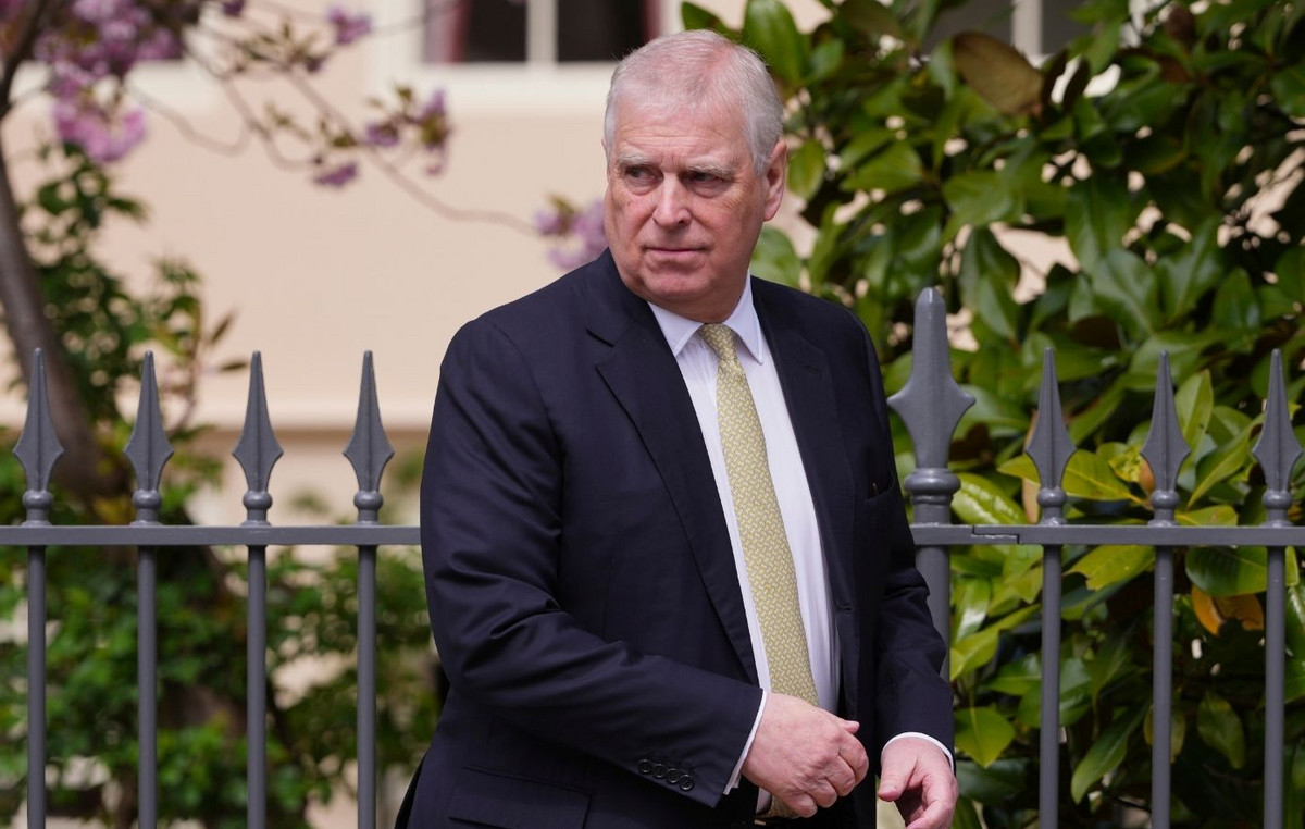 Ο Άντριου εγκαταλείπει το σπίτι του στο Ουίνδσορ μετά τις νέες ...