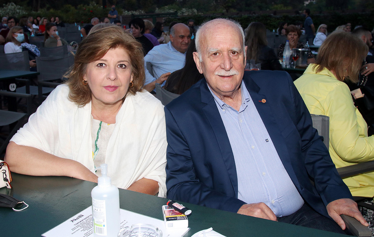 Η σχέση ζωής του Γιώργου Παπαδάκη με την Τίνα Παπαδέλη και το ισχυρό ...