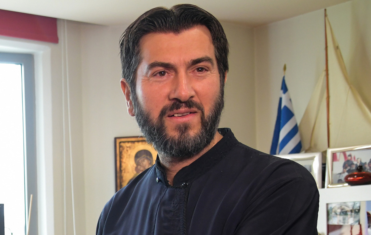 Κιβωτός του Κόσμου: Παραιτήσεις δικηγόρων και αποχώρηση του πατρός ...