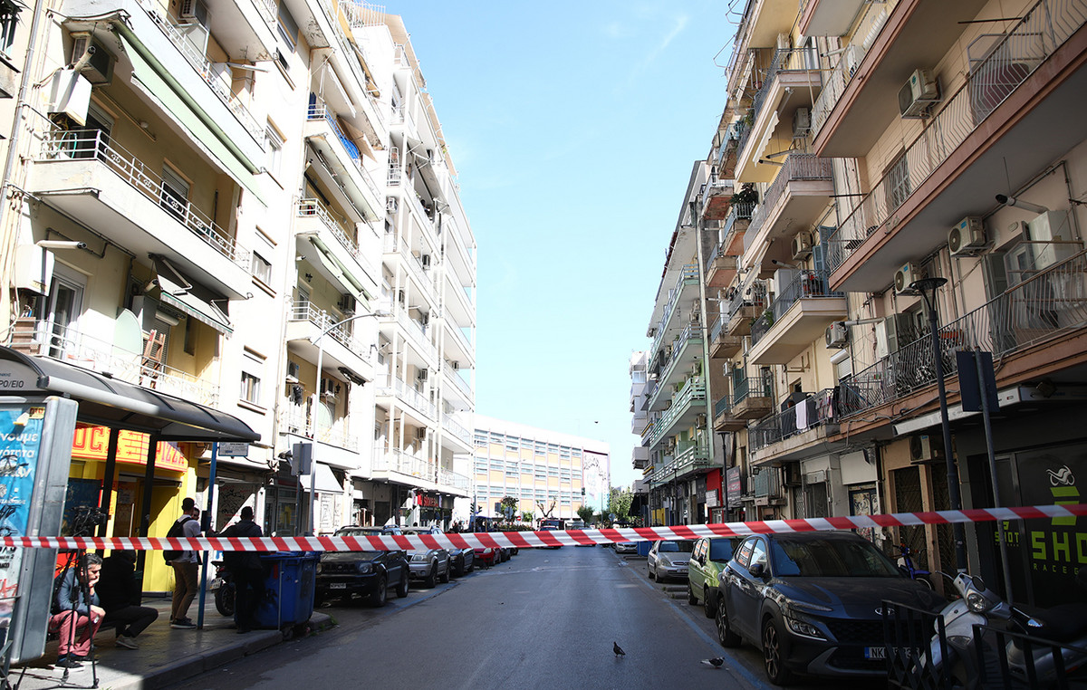 Στο ψυχιατρείο ο 20χρονος φοιτητής που πετούσε πράγματα από μπαλκόνι ...