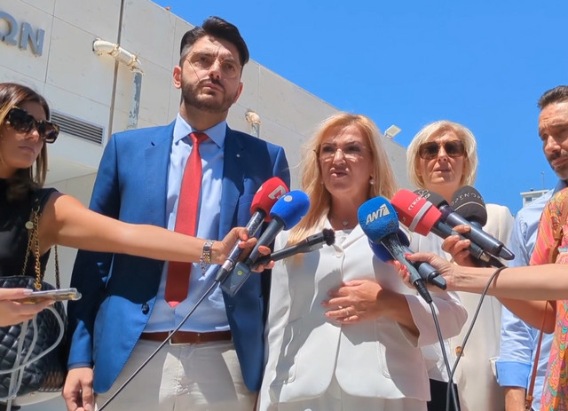 drapetsonavolley: 1η ΝΙΚΗ ΣΤΟ ΚΥΡΙΩΣ ΤΑΜΠΛΟ ΣΤΗ ΓΙΟΚΟΧΑΜΑ ΟΙ ΑΡΒΑΝΙΤΗ ...