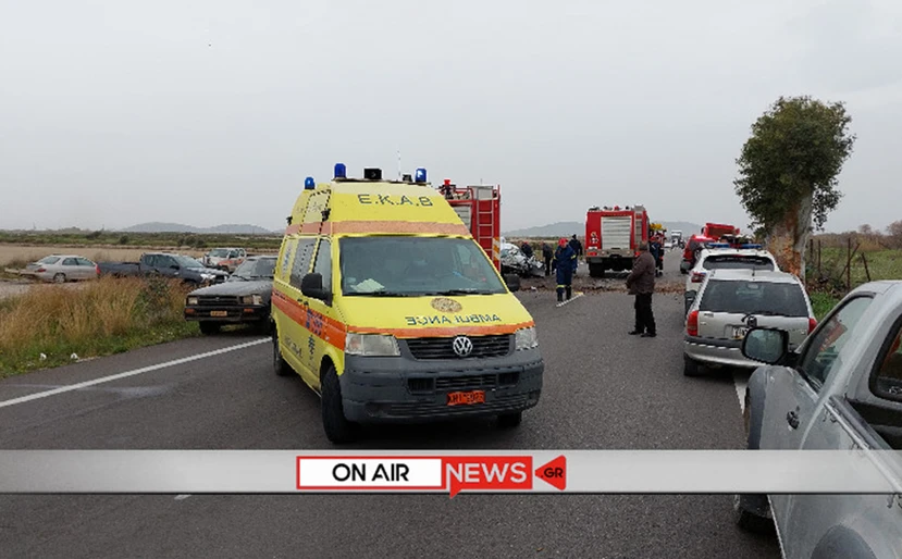 Σοκαριστικό θανατηφόρο τροχαίο - Αυτοκίνητο καρφώθηκε σε δέντρο - Διαλύθηκε το ΙΧ (φωτό) - iRafina